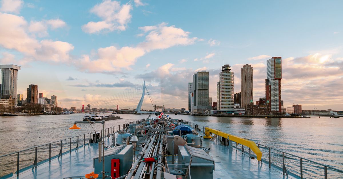 A more sustainable port: the fuel strategy for HIC Rotterdam - TNO Vector